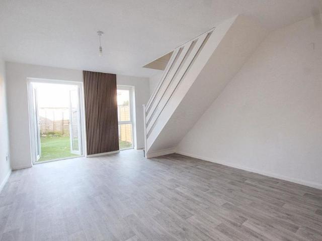 2 bedroom house to rent