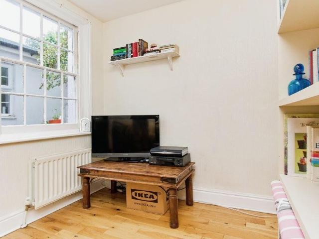 2 bedroom house to rent