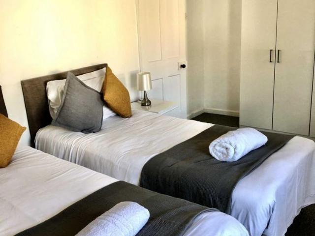 2 bedroom house to rent