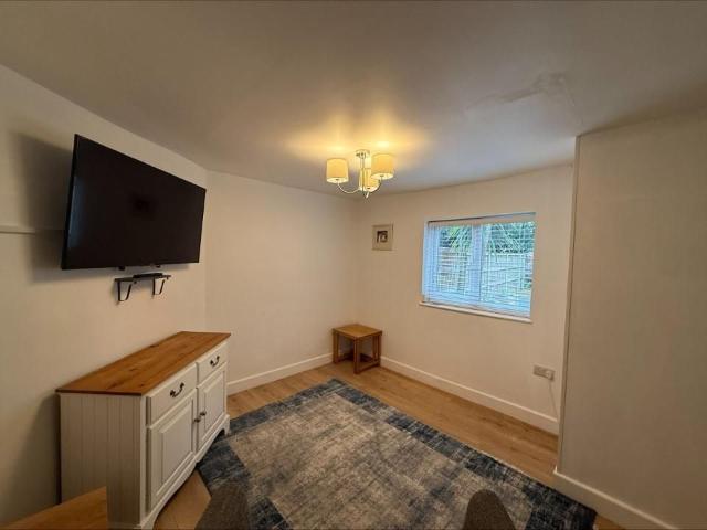 2 bedroom house to rent