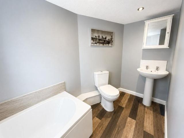 2 bedroom house to rent