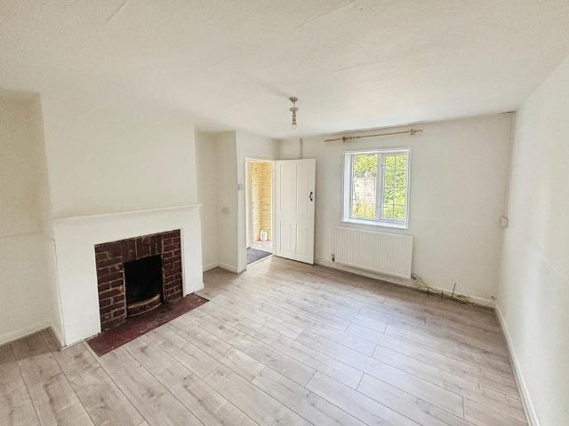 2 bedroom house to rent