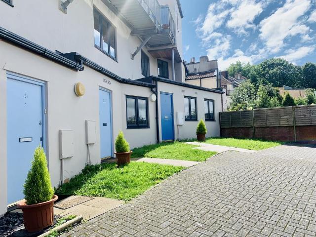 2 bedroom house to rent