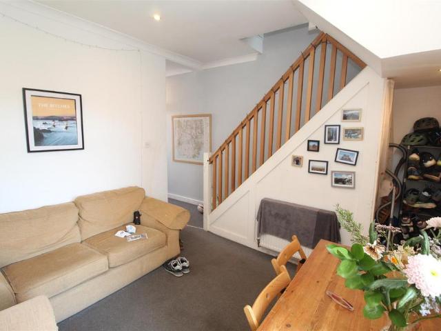 2 bedroom house to rent
