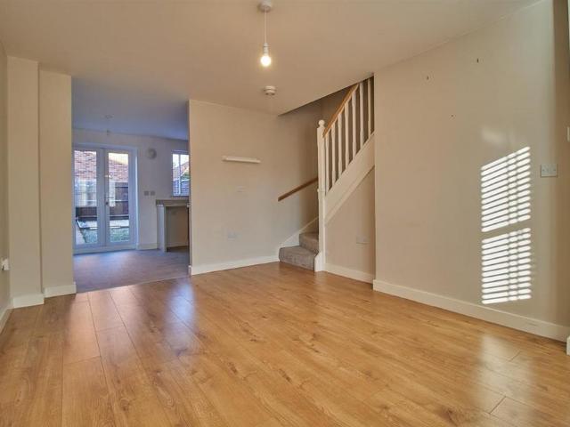 2 bedroom house to rent