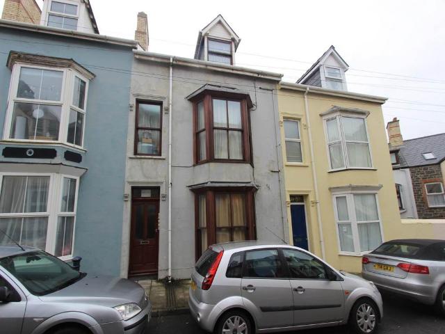 2 bedroom house to rent