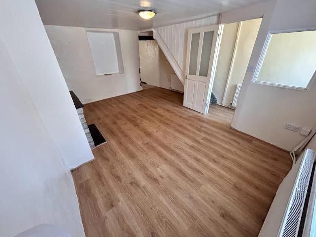 2 bedroom house to rent