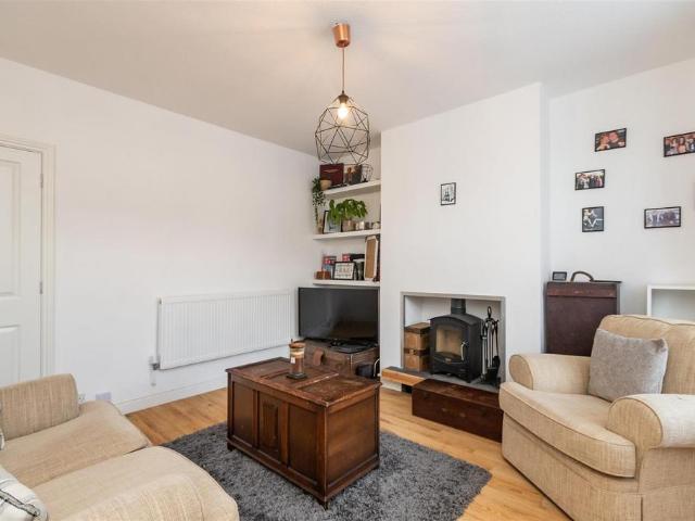 2 bedroom house to rent