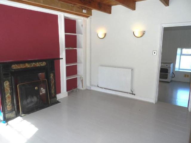 2 bedroom house to rent