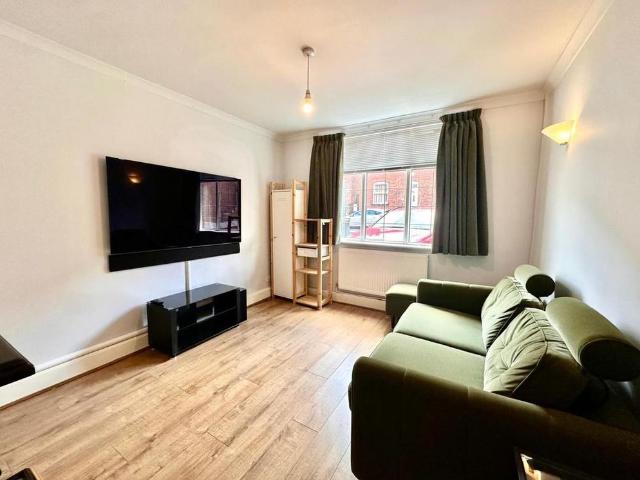 2 bedroom house to rent