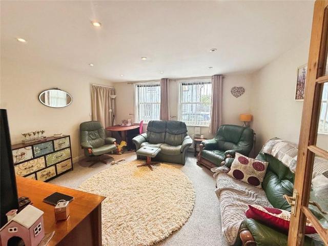 2 bedroom house to rent