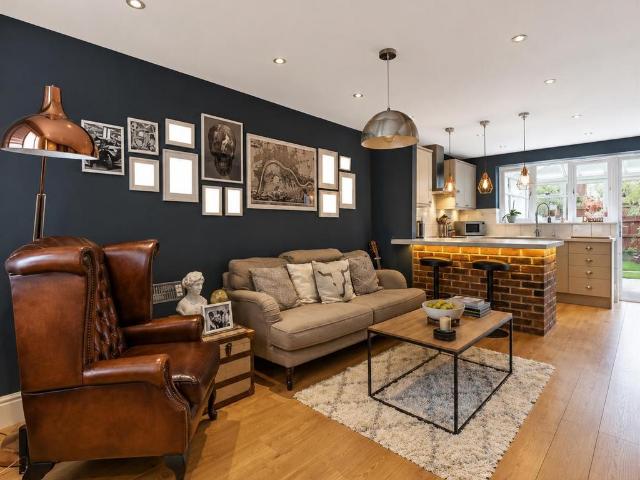2 bedroom house to rent
