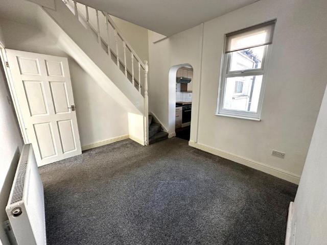 2 bedroom house to rent