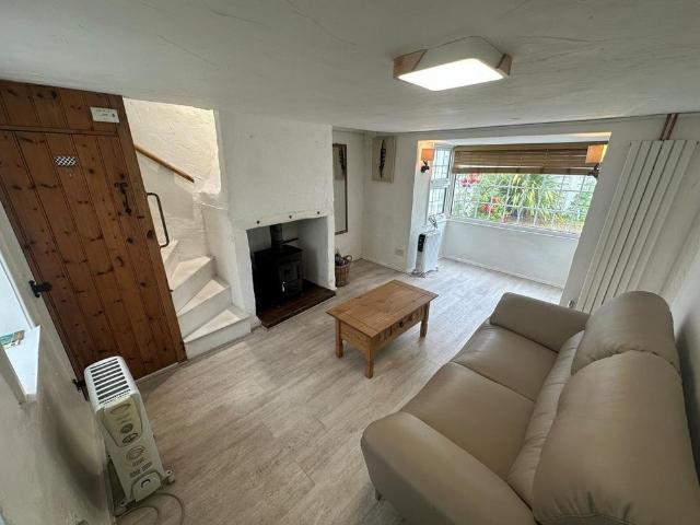 2 bedroom house to rent