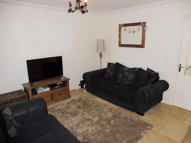2 bedroom house to rent