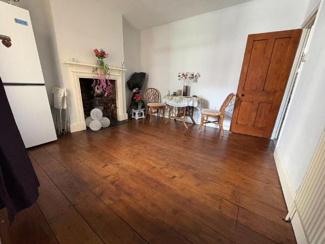 2 bedroom house to rent