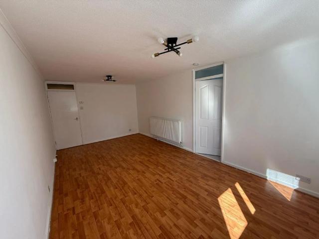 2 bedroom house to rent