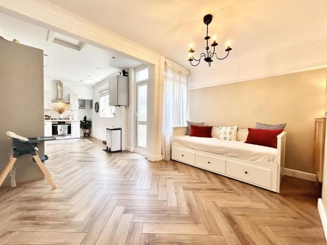 2 bedroom house to rent