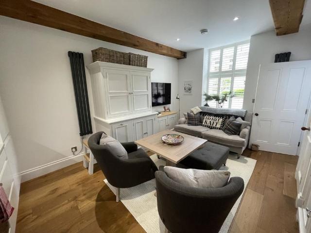 2 bedroom house to rent