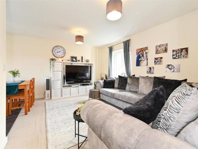 2 bedroom house to rent