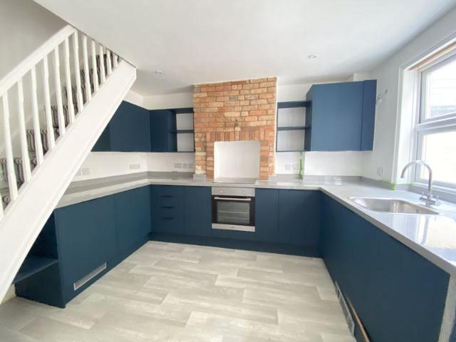2 bedroom house to rent
