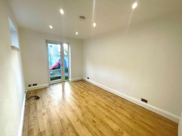 2 bedroom house to rent