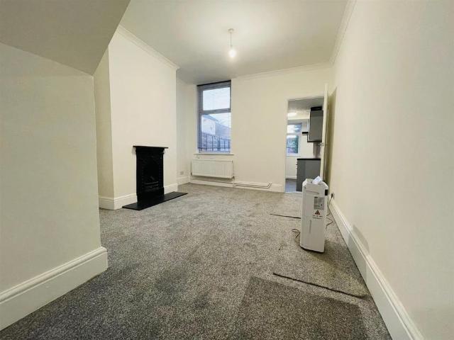 2 bedroom house to rent
