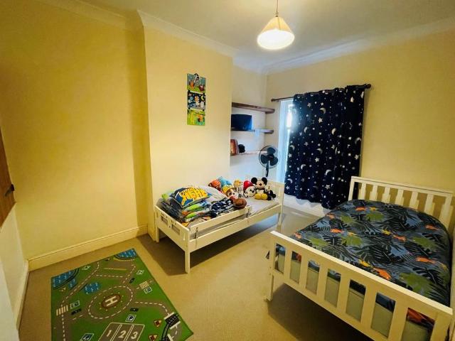 2 bedroom house to rent