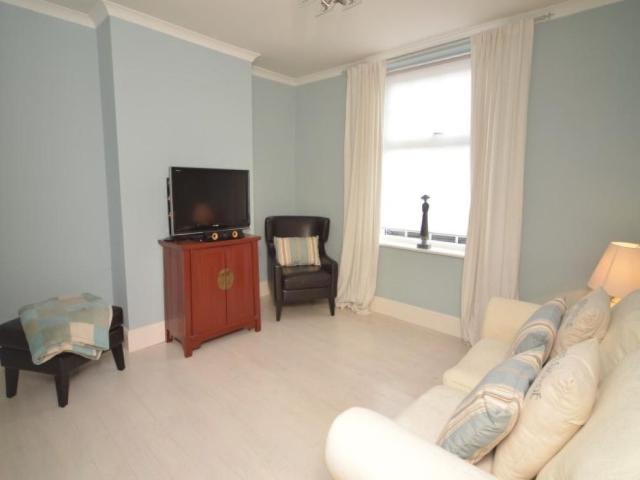 2 bedroom house to rent