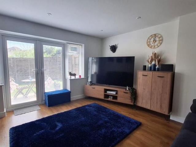 2 bedroom house to rent