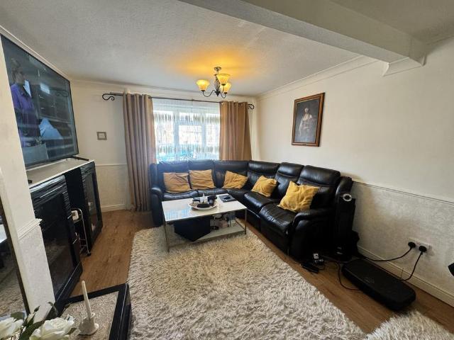 2 bedroom house to rent