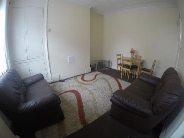 2 bedroom house to rent