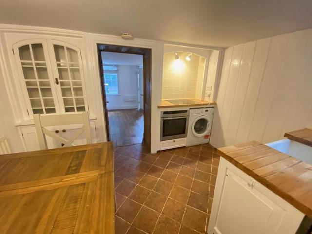 2 bedroom house to rent