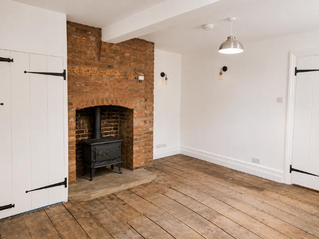 2 bedroom house to rent