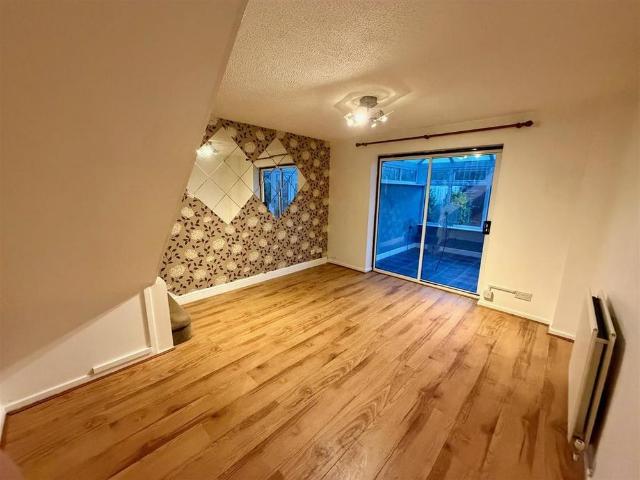 2 bedroom house to rent