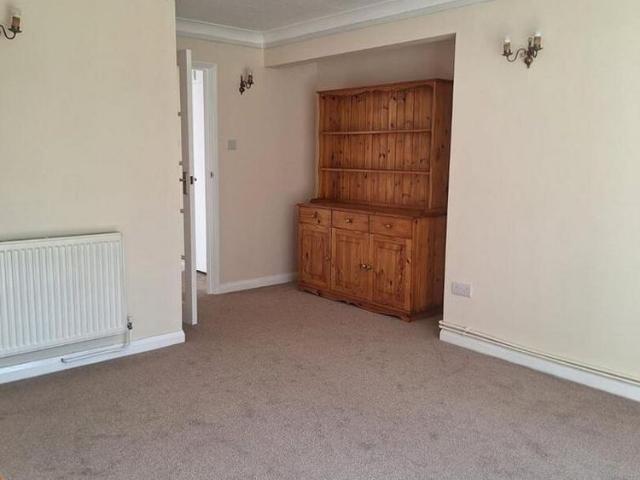 2 bedroom house to rent