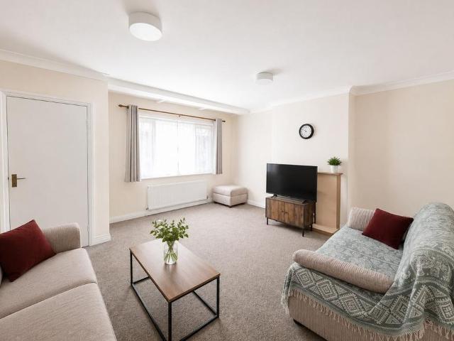 2 bedroom house to rent