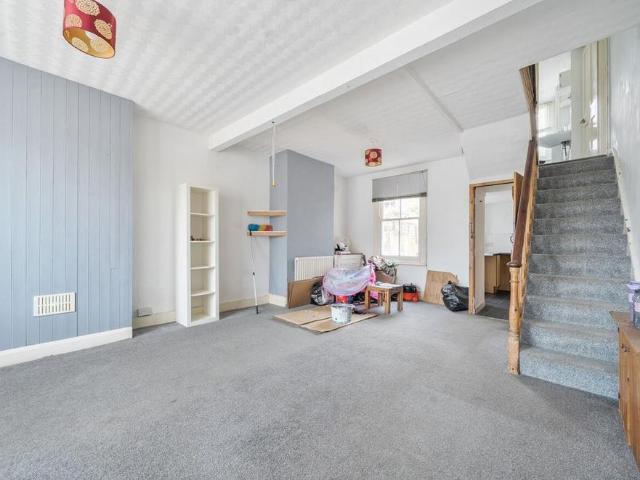 2 bedroom house to rent