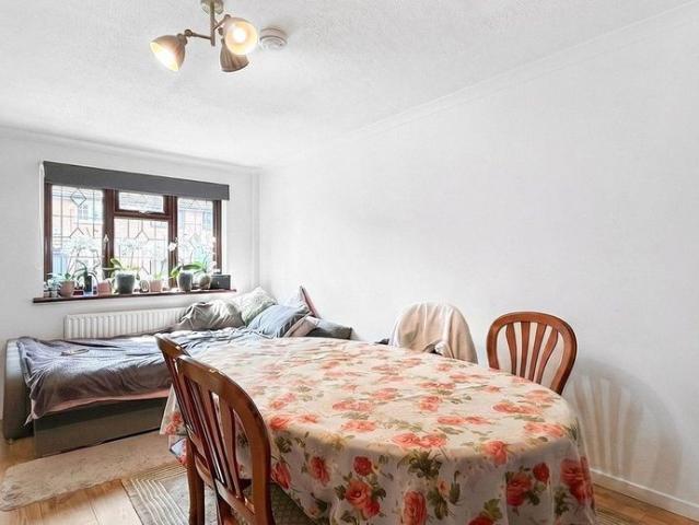 2 bedroom house to rent