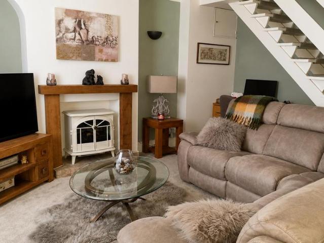 2 bedroom house to rent
