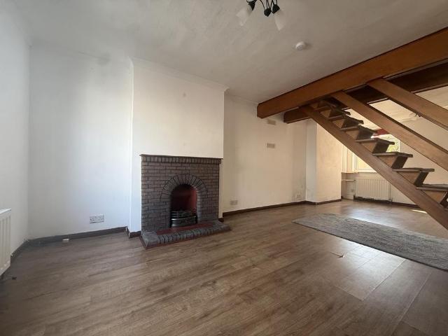 2 bedroom house to rent