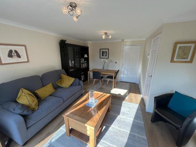 2 bedroom house to rent