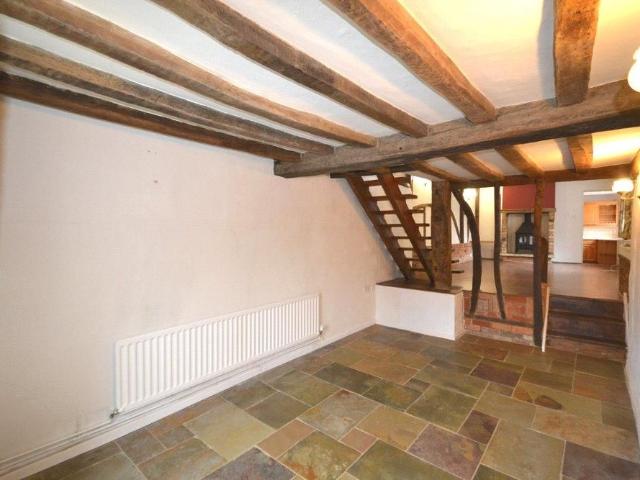 2 bedroom house to rent