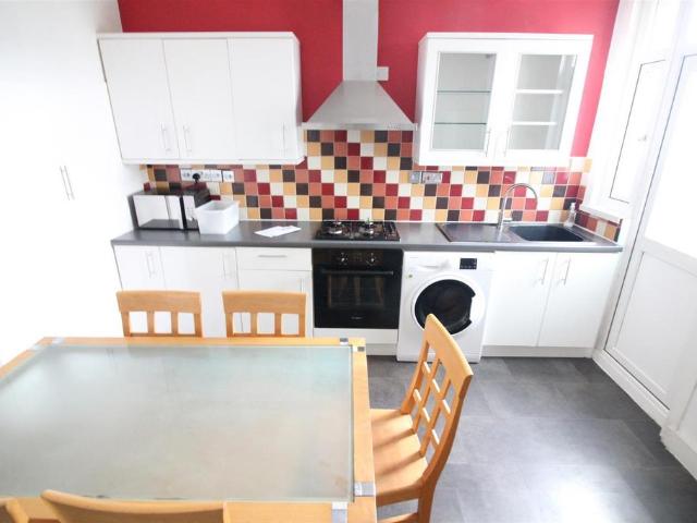 2 bedroom house to rent