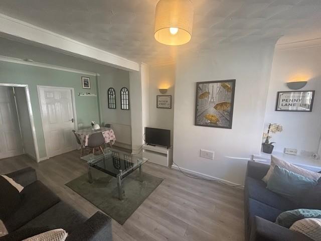 2 bedroom house to rent