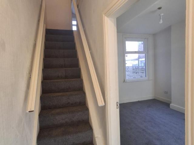 2 bedroom house to rent