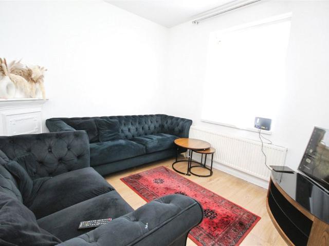 2 bedroom house to rent