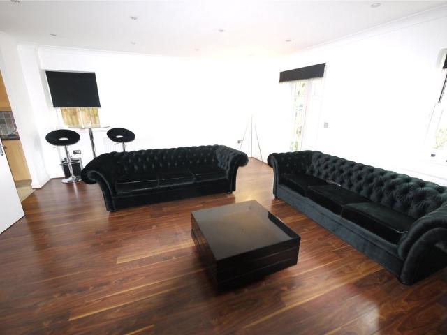 2 bedroom house to rent