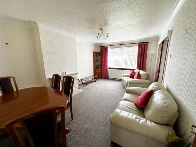 2 bedroom house to rent