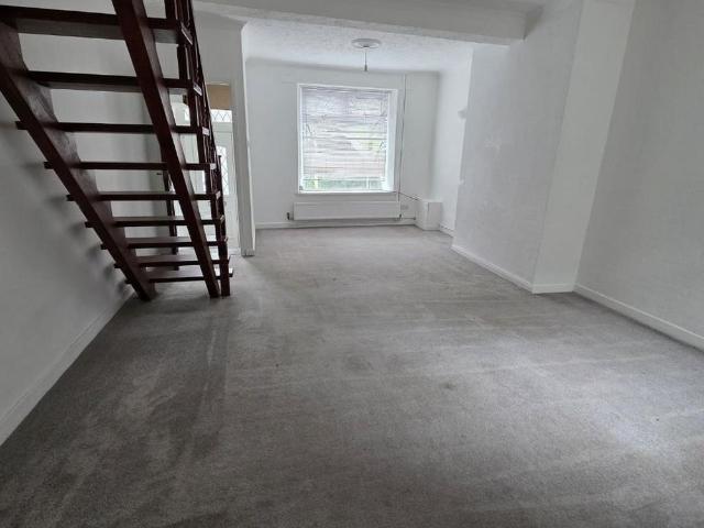 2 bedroom house to rent